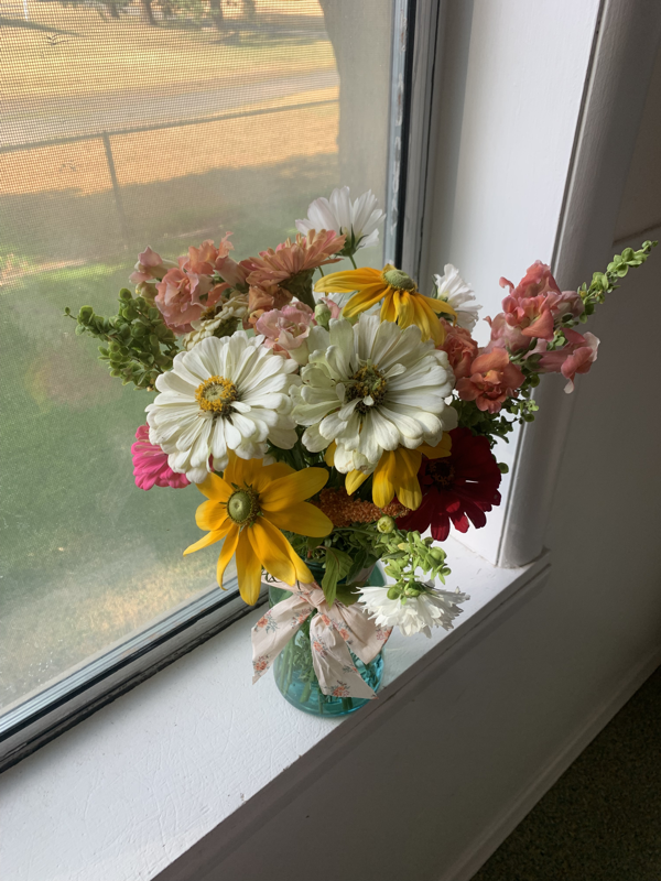 Small Vase Arrangement | The Daisy Lady